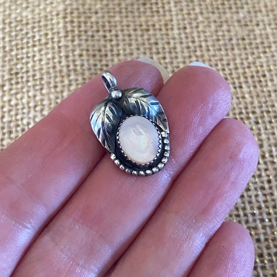 Vintage NAVAJO Sterling Silver Pink MOP Pendant, Sawt… - Gem