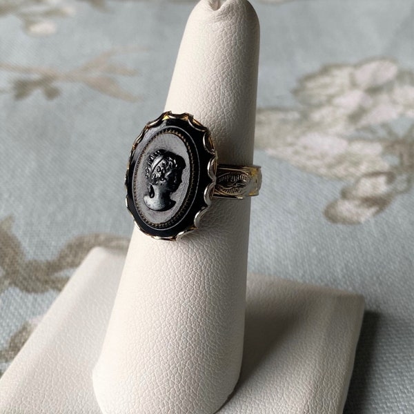 Cameo Ring - Etsy
