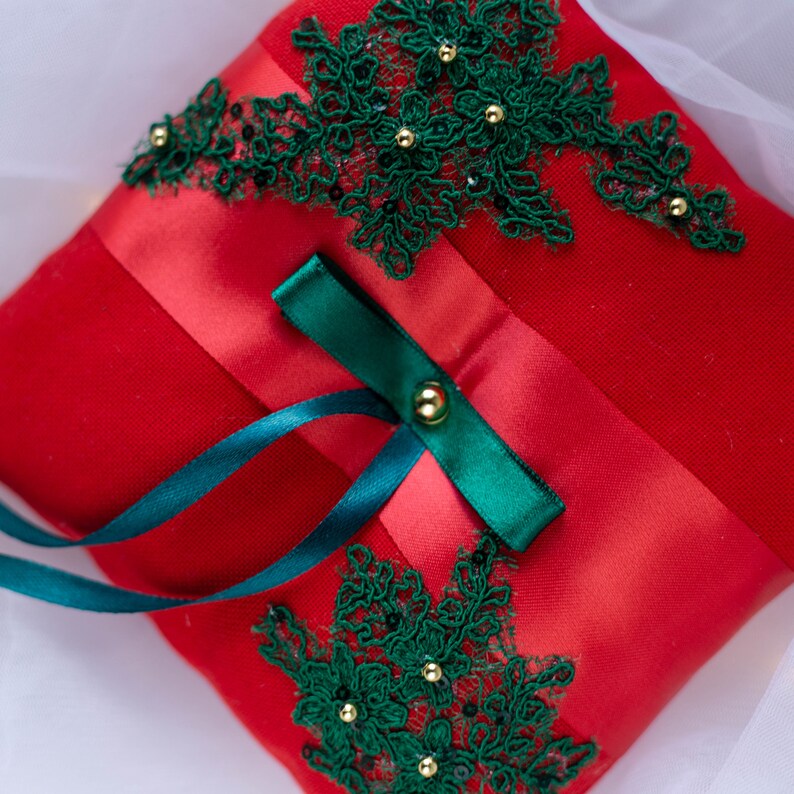 Winter Ring Bearer Ring Holder Pillow Green Red Wedding Ring - Etsy