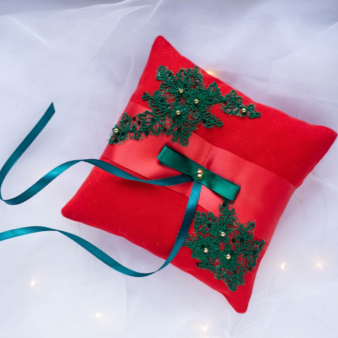 Winter Ring Bearer Ring Holder Pillow Green Red Wedding Ring - Etsy