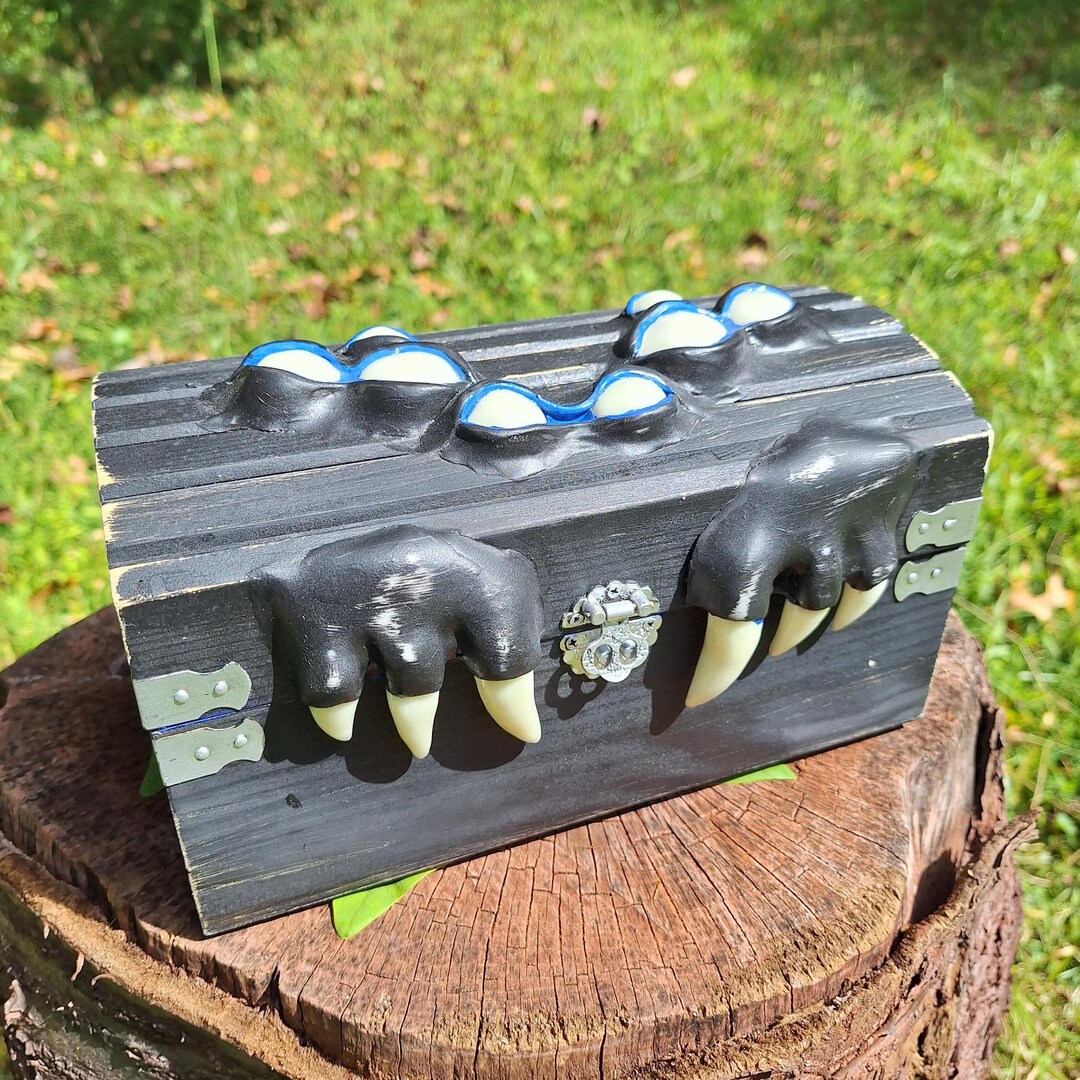 Glow Spider Mimic Treasure Chest - Etsy