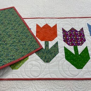 Spring Tulip Table Runner - Etsy
