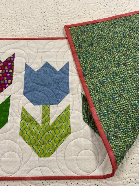 Spring Tulip Table Runner - Etsy