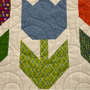 Spring Tulip Table Runner - Etsy