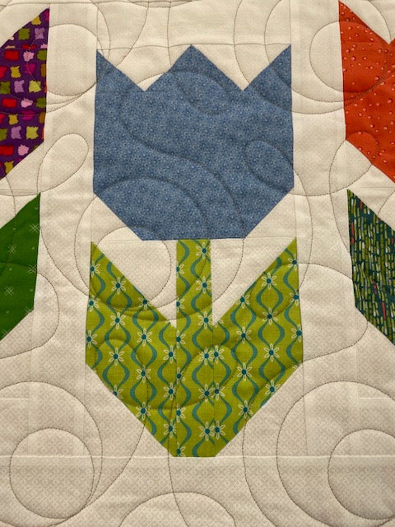 Spring Tulip Table Runner - Etsy