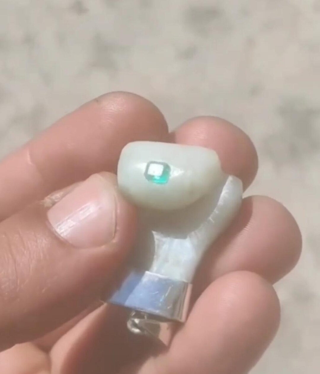 Hand-carved Jade Boxing Jewel With Colombian Emerald Inlay - Etsy