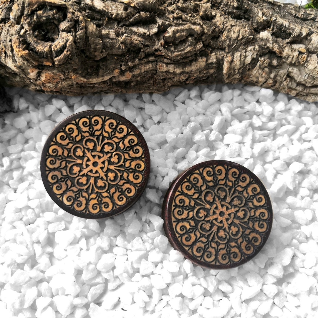 Wooden Cathedral Plugs, Wooden Ear Plugs With Engraved Geometrical ...