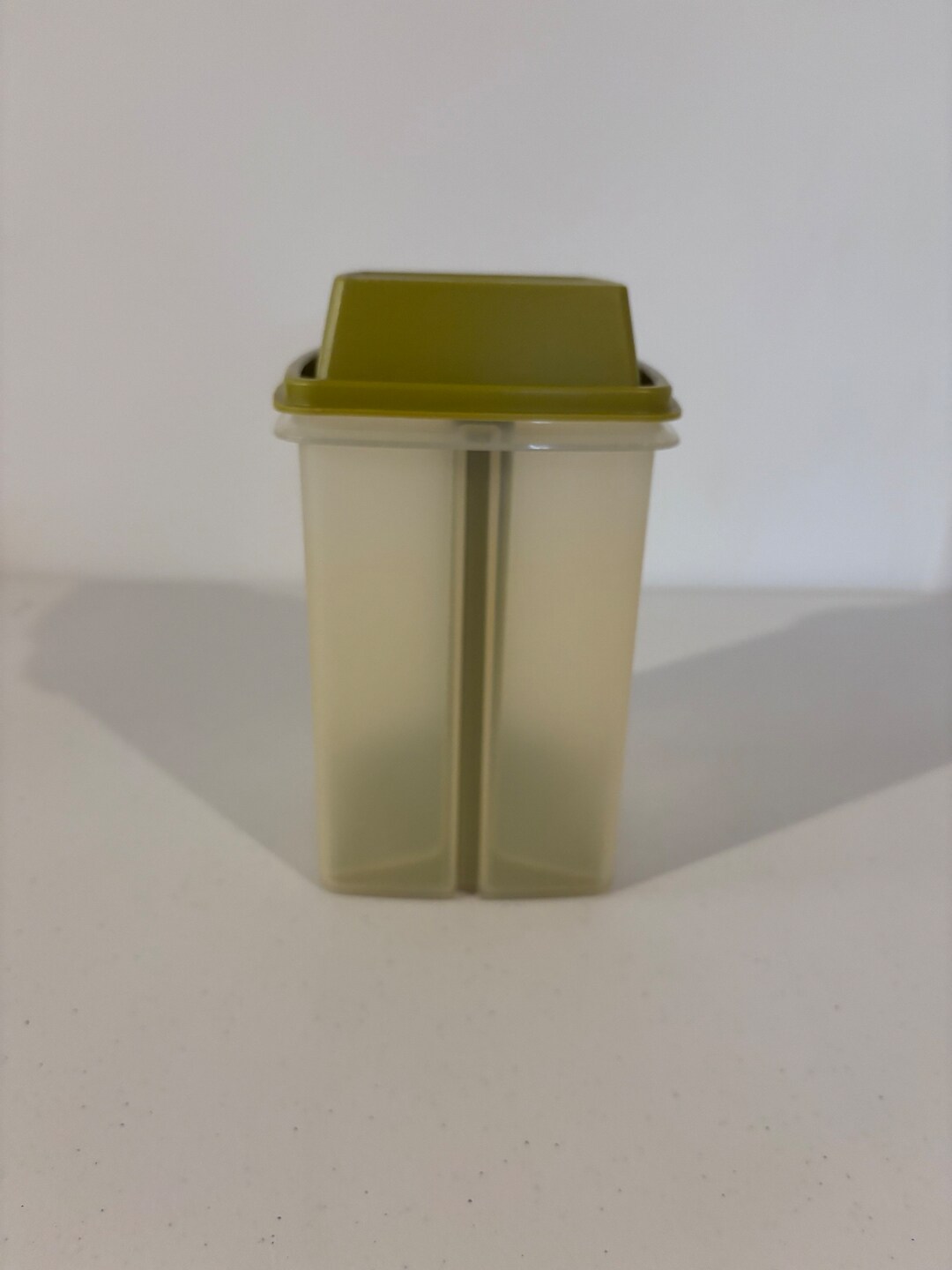 Vintage Tupperware Olive and Pickle Keeper 1330-6 Good Condition 3 ...