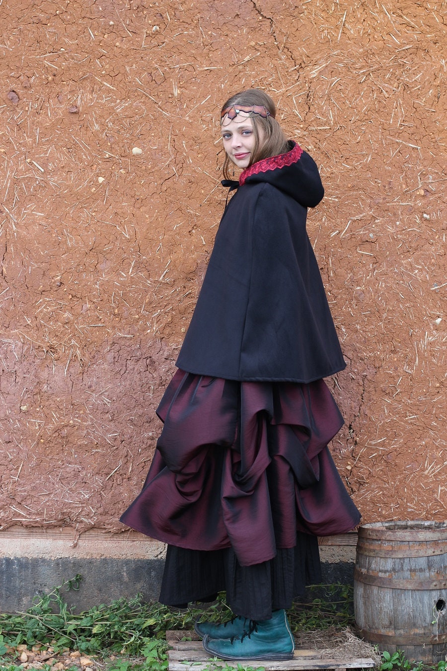 Short Black Cape With Red Lace Around the Hood.style Medieval ...