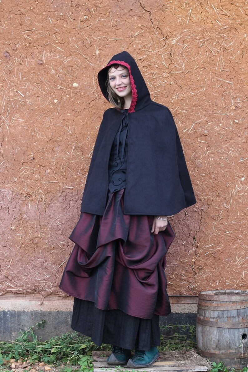 Short Black Cape With Red Lace Around the Hood.style Medieval ...