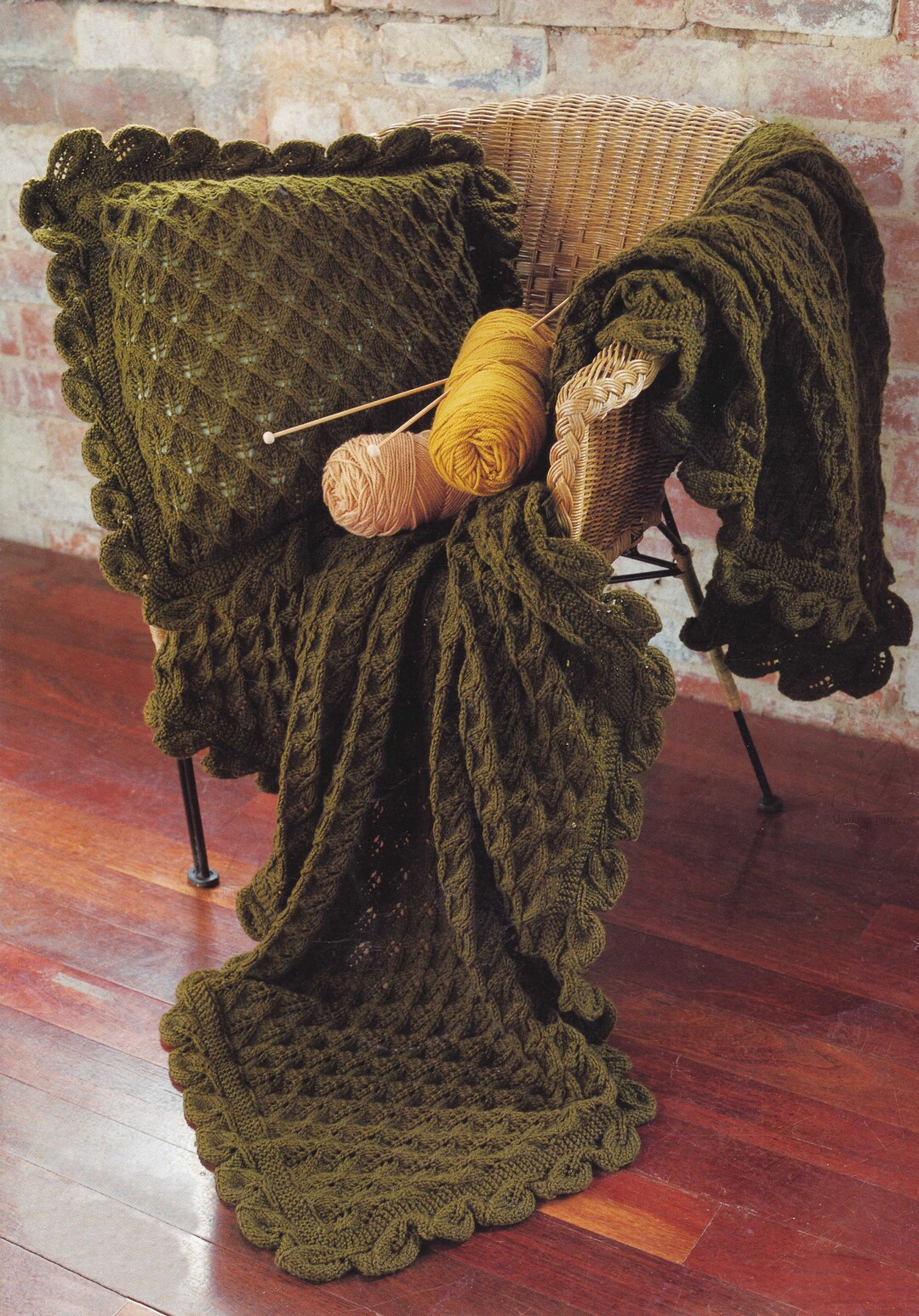 Beautiful Lacy Rug With Leaf Edging and Matching Cushion, Vintage ...