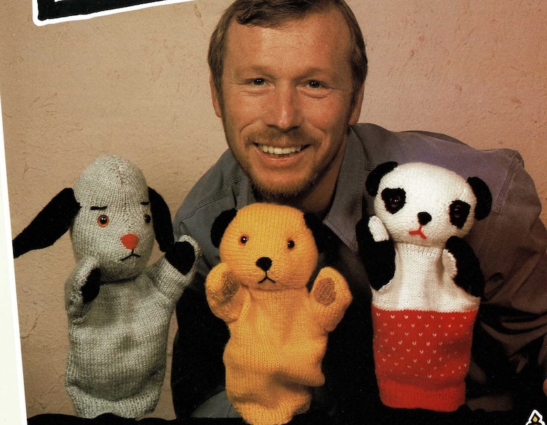 Cute Sooty Sweep and Soo Knitted Hand Puppets Vintage | Etsy