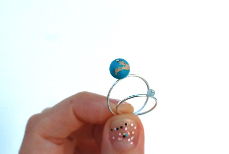 Earth and Moon Ring Set, Stacking Rings, Solar System Rings - Etsy