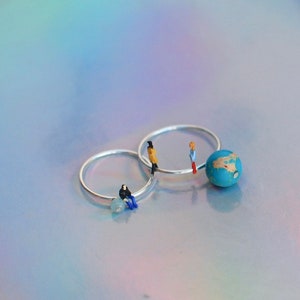 Earth and Moon Ring Set, Stacking Rings, Solar System Rings - Etsy