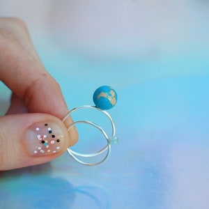 Earth and Moon Ring Set, Stacking Rings, Solar System Rings - Etsy