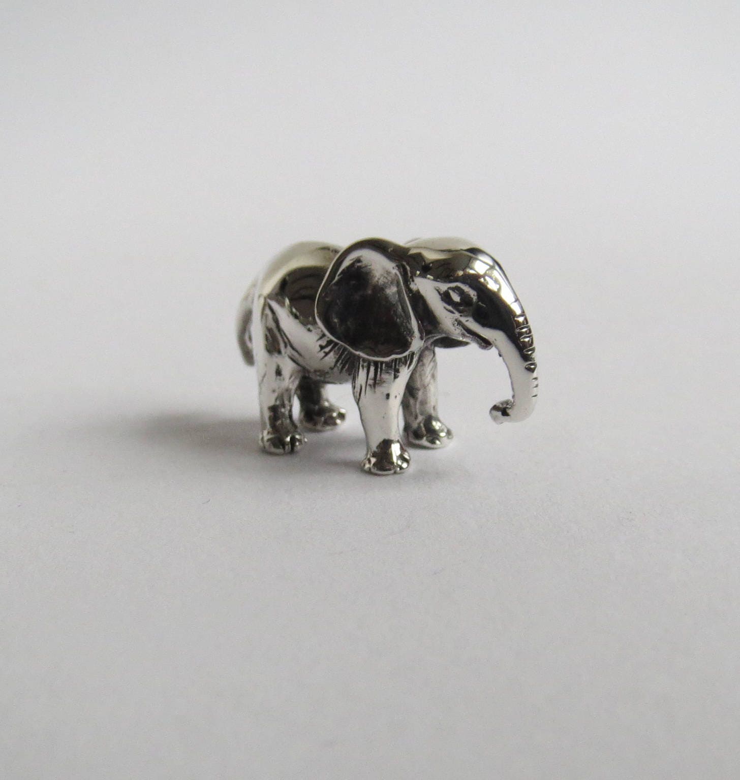 Collectibles Art & Collectibles Vintage Tiny Silver elephants etna.com.pe