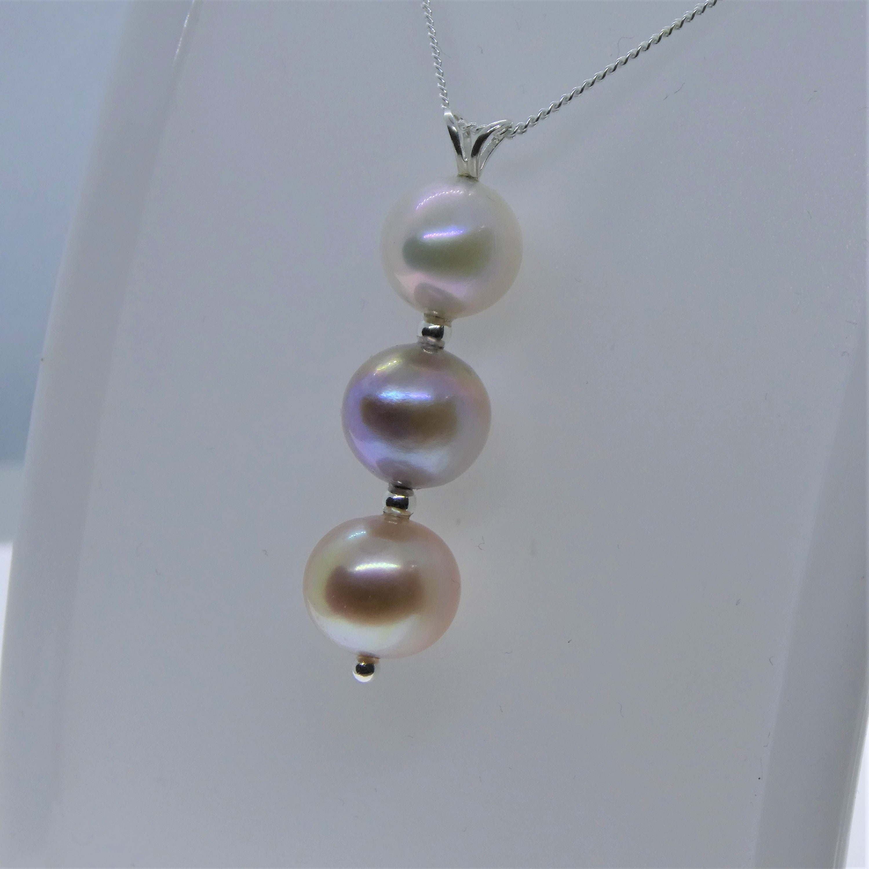 Three Pearl Necklace in Sterling Silver Multicolor Pearls Multicolour ...