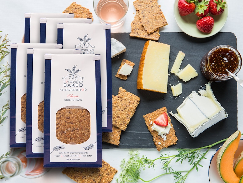 Knekkebrod Norwegian Homemade Crispbread • Delicious Healthy Filling ...