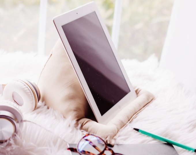 Cozy Reading Lap Desk for Kindle, Tablet or Phone | Bed & Couch Book ...