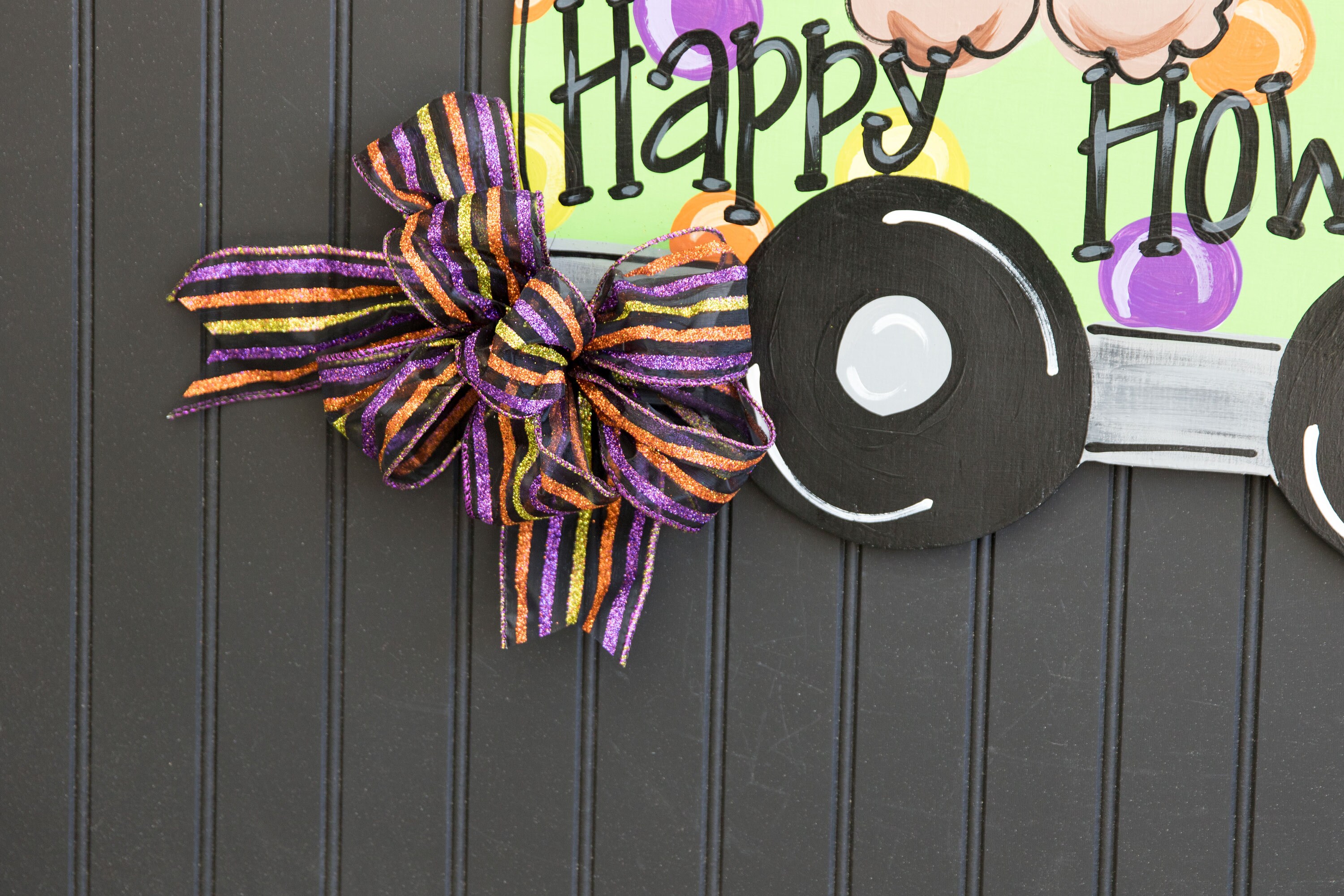 Halloween door hanger Trick or Treat door hanger old truck | Etsy