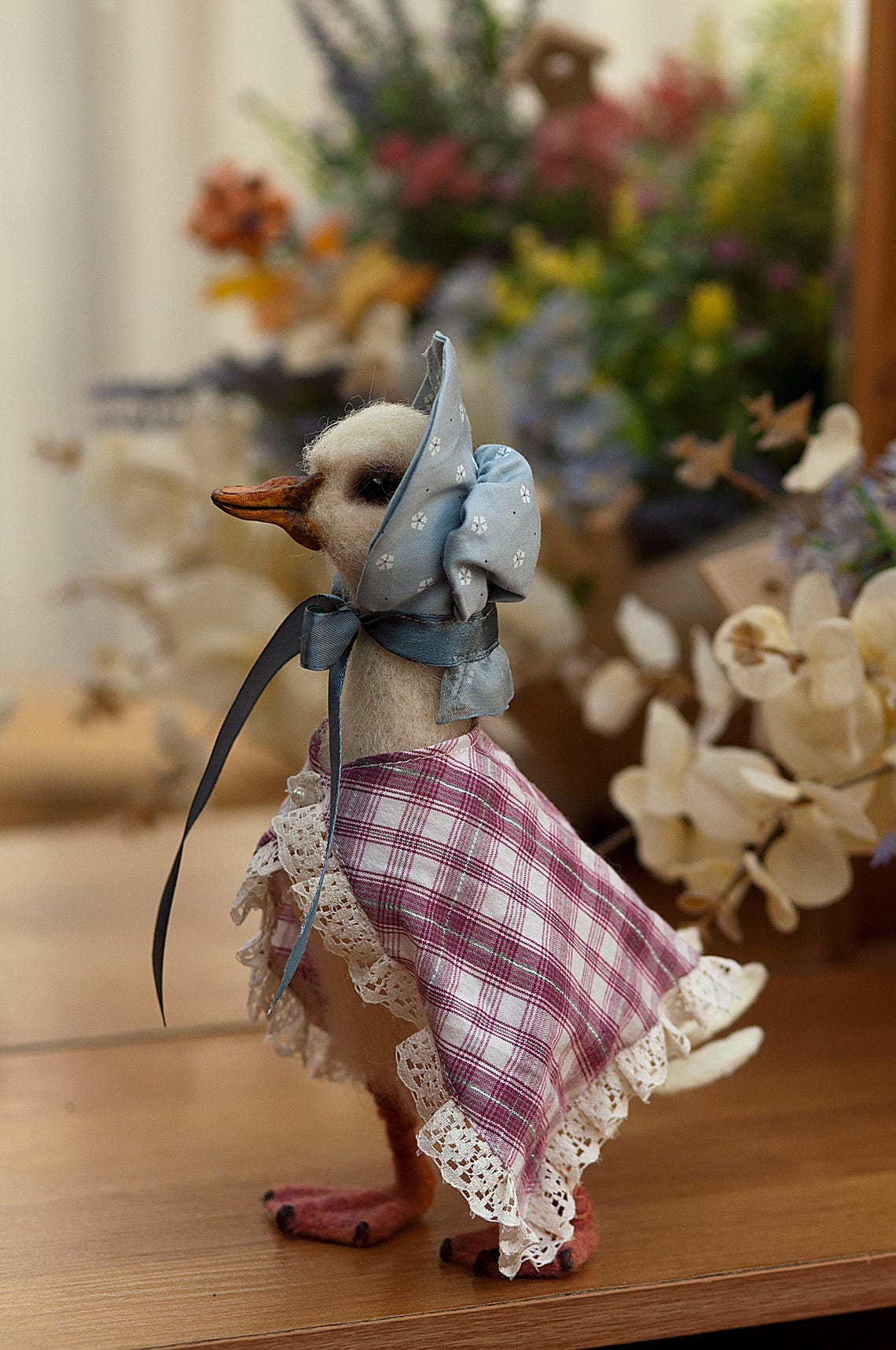 Needle Felted Jemima Puddle-duck ~ Handmade Toy Duck in Cloak & Bonnet ...