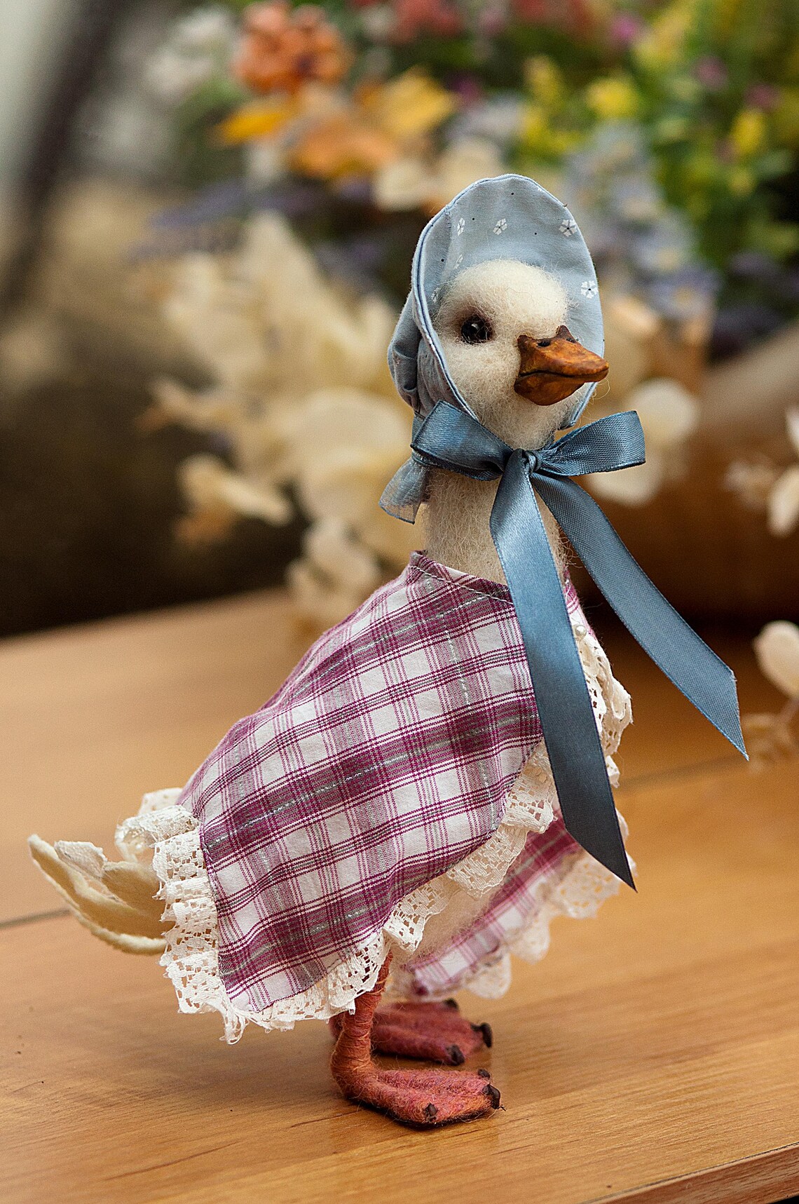 Needle Felted Jemima Puddle-duck ~ Handmade Toy Duck in Cloak & Bonnet ...