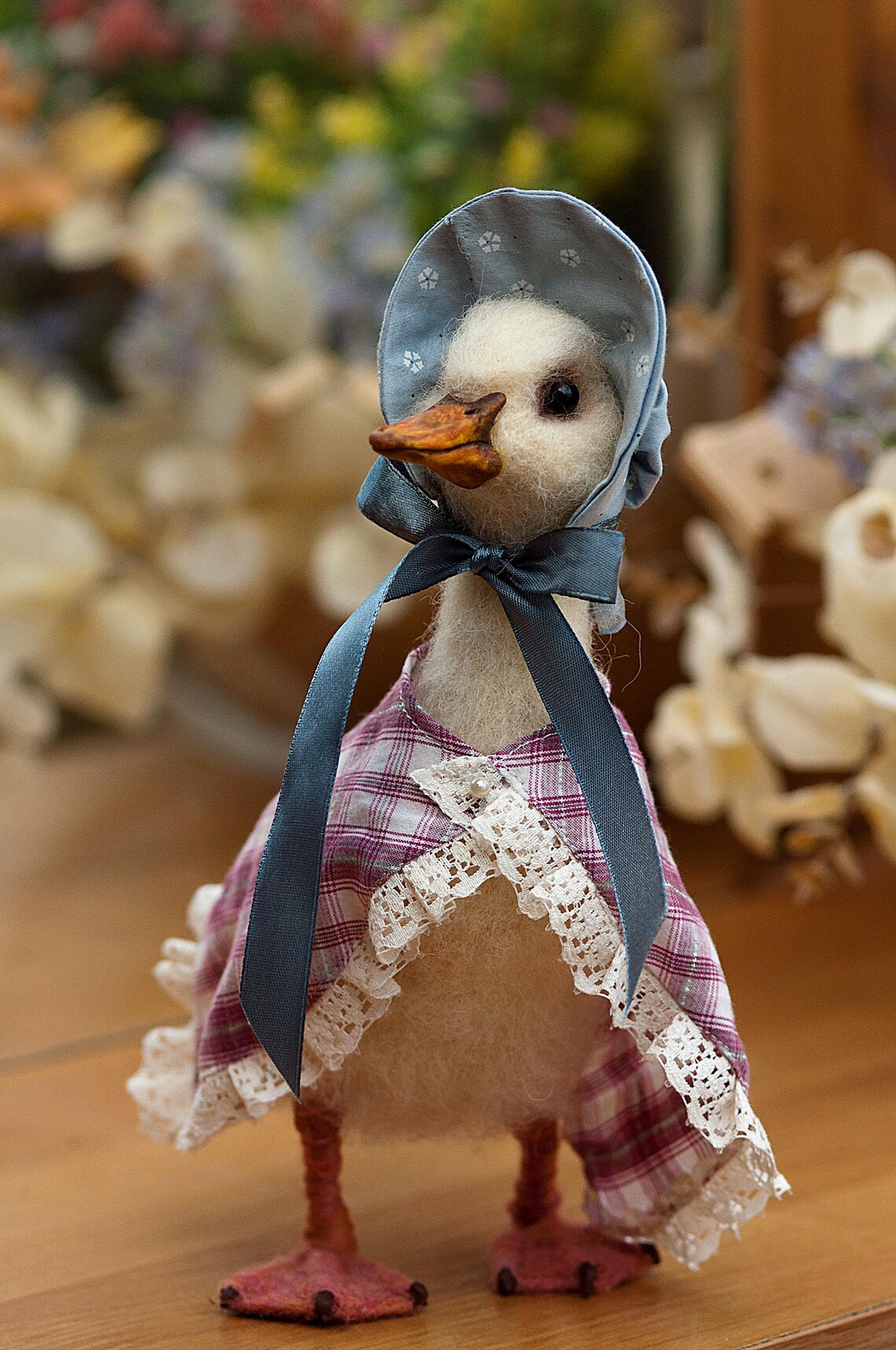 Needle Felted Jemima Puddle-duck ~ Handmade Toy Duck in Cloak & Bonnet ...