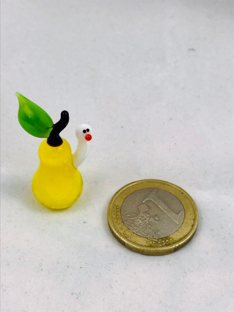 Pera con gusano mini figura de cristal - Etsy España