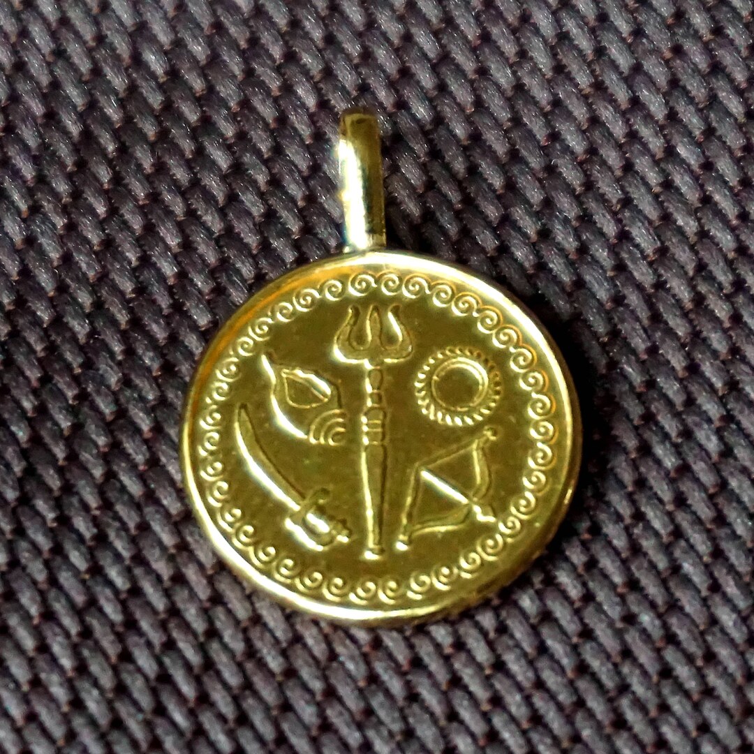 22K Solid Gold Panchayudha & Famous Doctrine of All Buddhas With ...