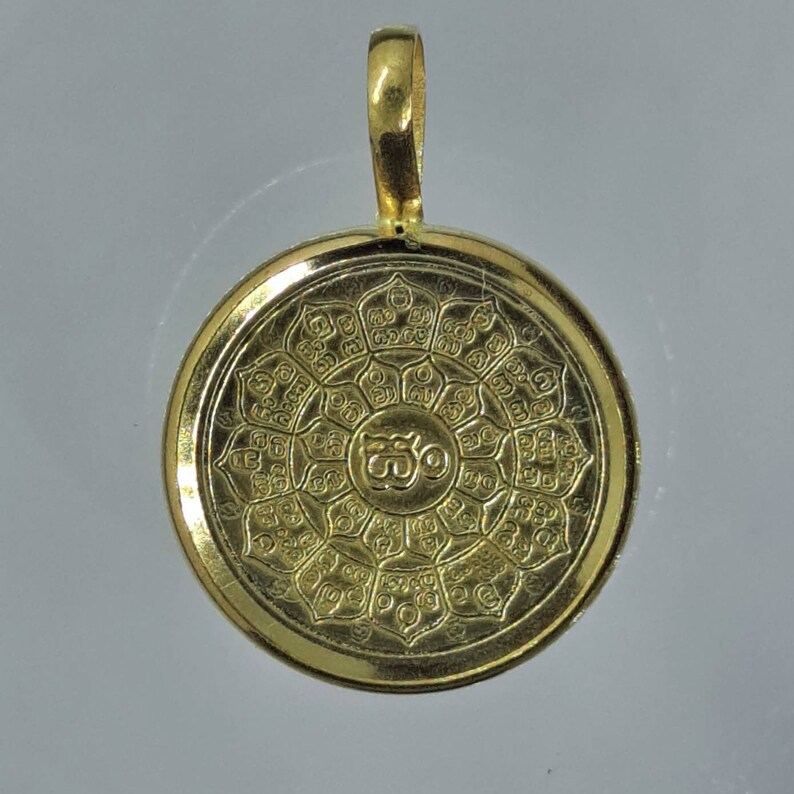 22K Solid Gold 15mm Panchayudha & Rathnamali Gatha With Buddhist Wheel ...