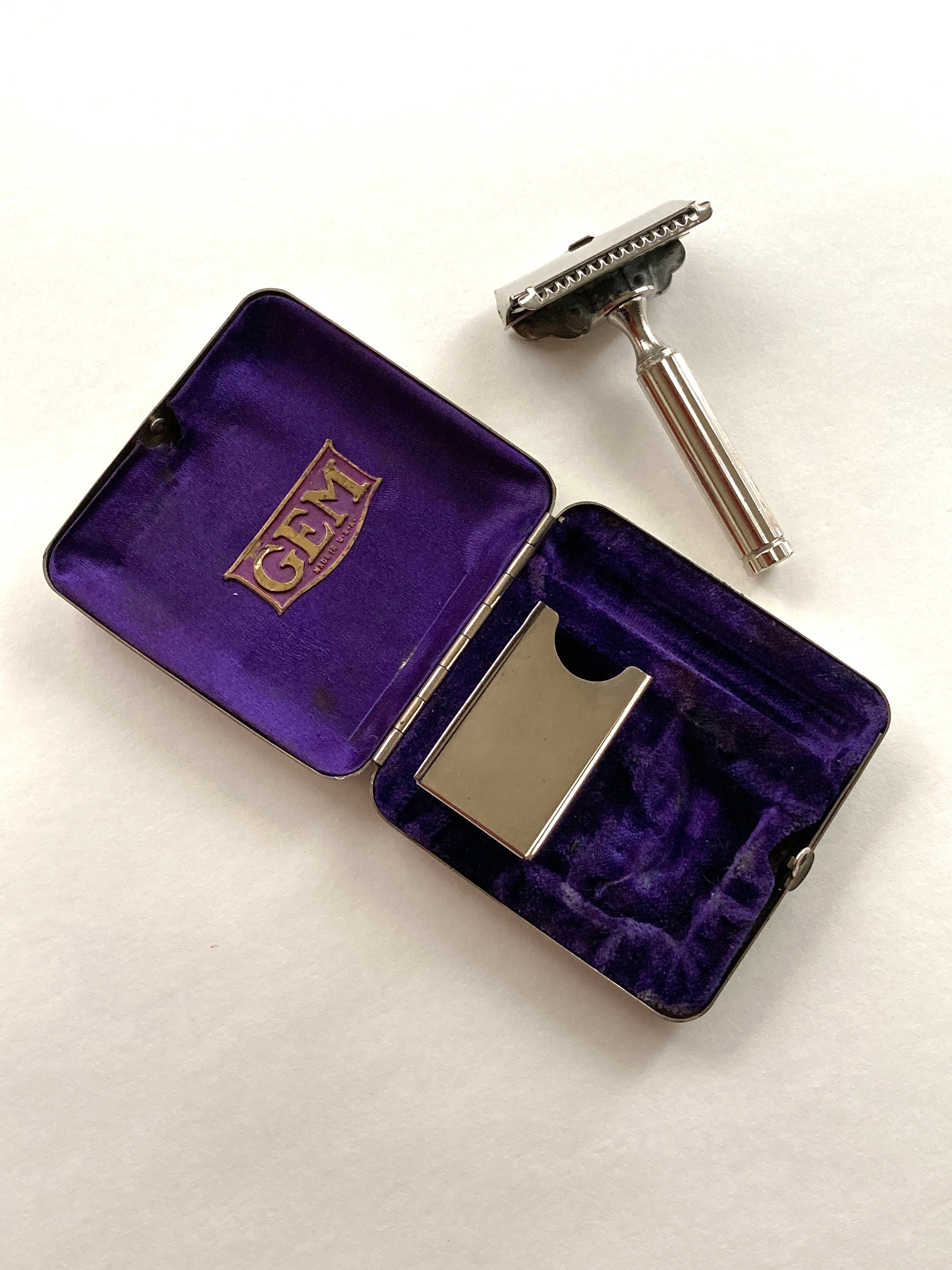 RARE Vintage GEM Travel Razor Set in Silver Travel Case Purple Velvet ...