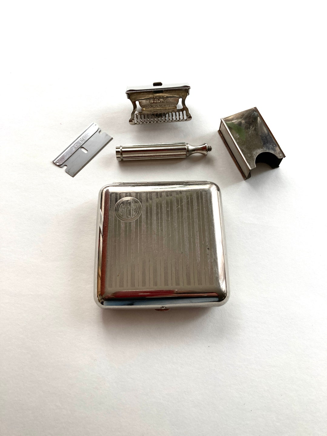 RARE Vintage GEM Travel Razor Set in Silver Travel Case Purple Velvet ...