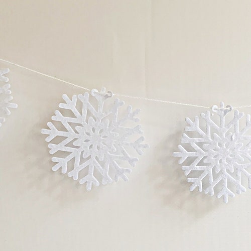 All White Wool Felt Ball and Snowflake Garland: 6 Feet - Etsy