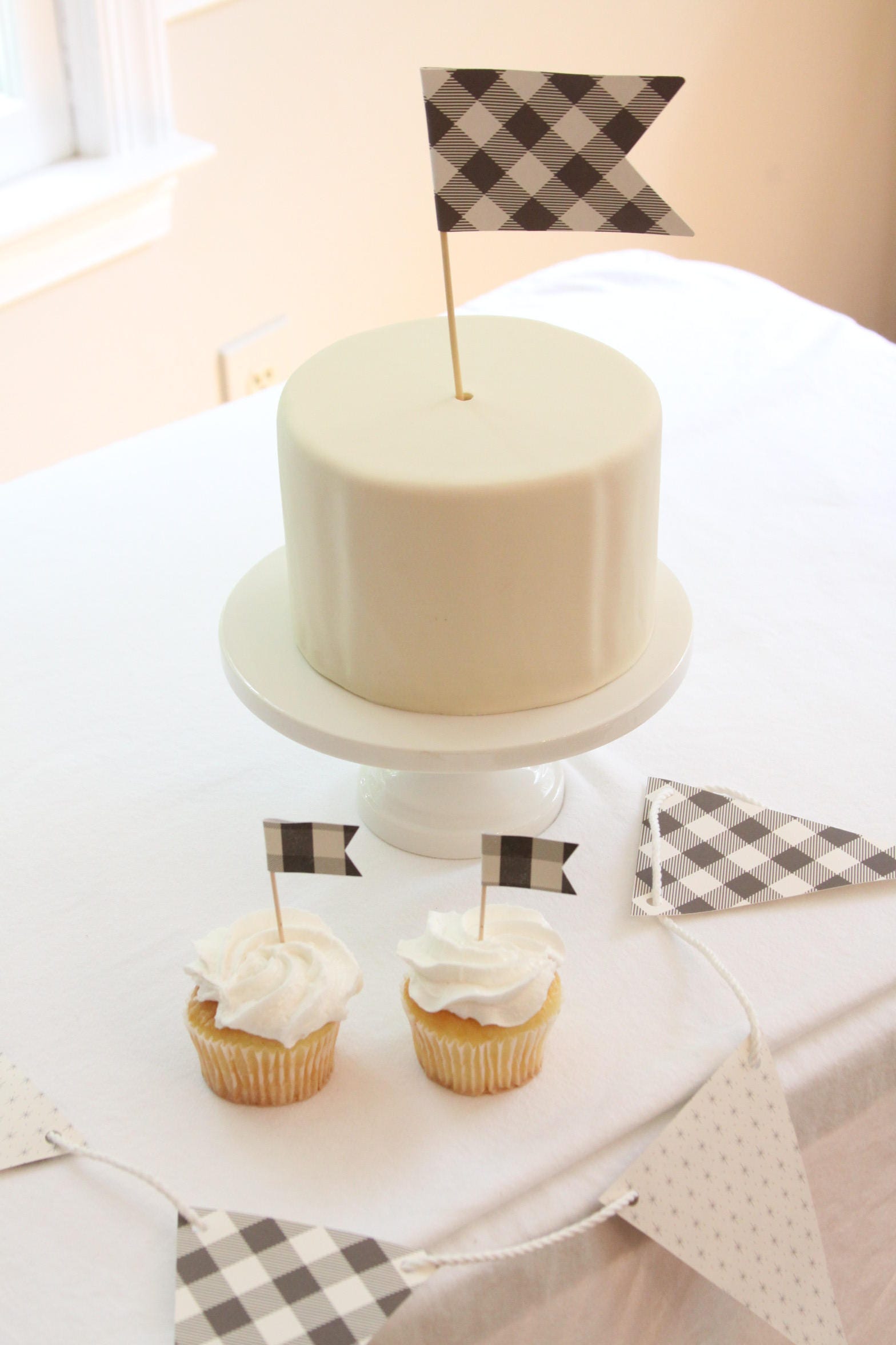 Black and White Cake Topper - Etsy