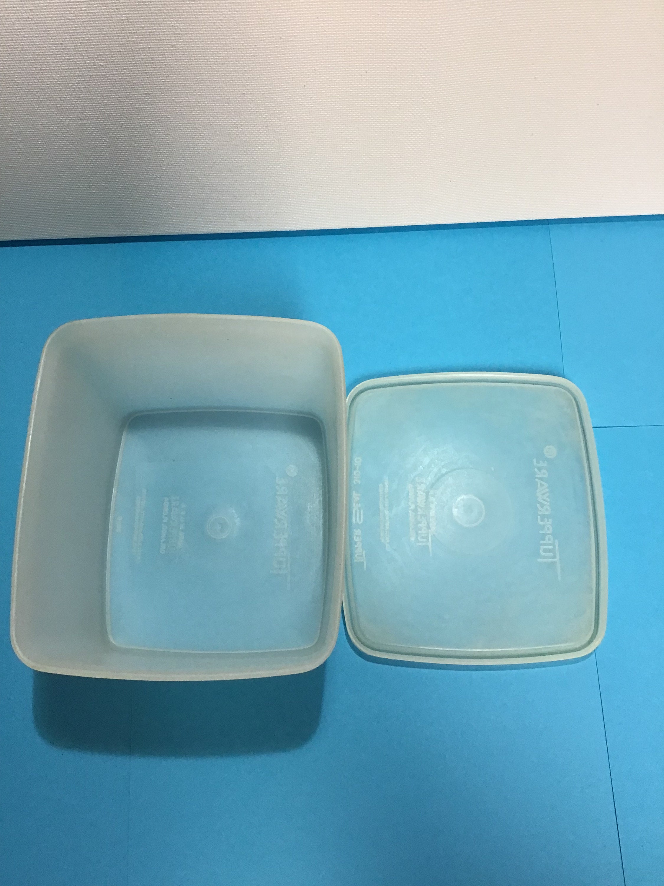 Vintage Tupperware white storage container 312-8 with lid | Etsy