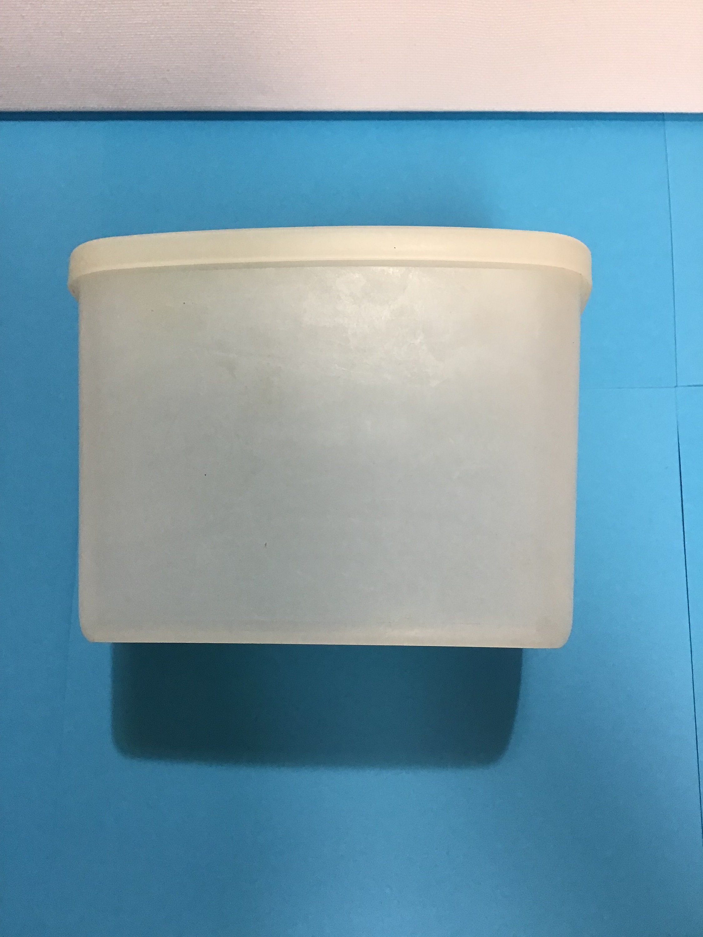 Vintage Tupperware white storage container 312-8 with lid | Etsy