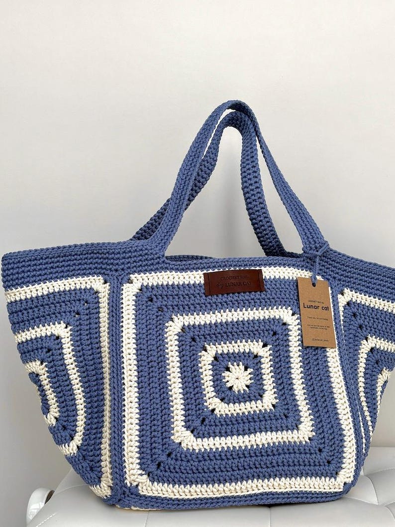 Crochet Granny Square Five Tote, Bicolor Bag Beginner Friendly Tutorial ...