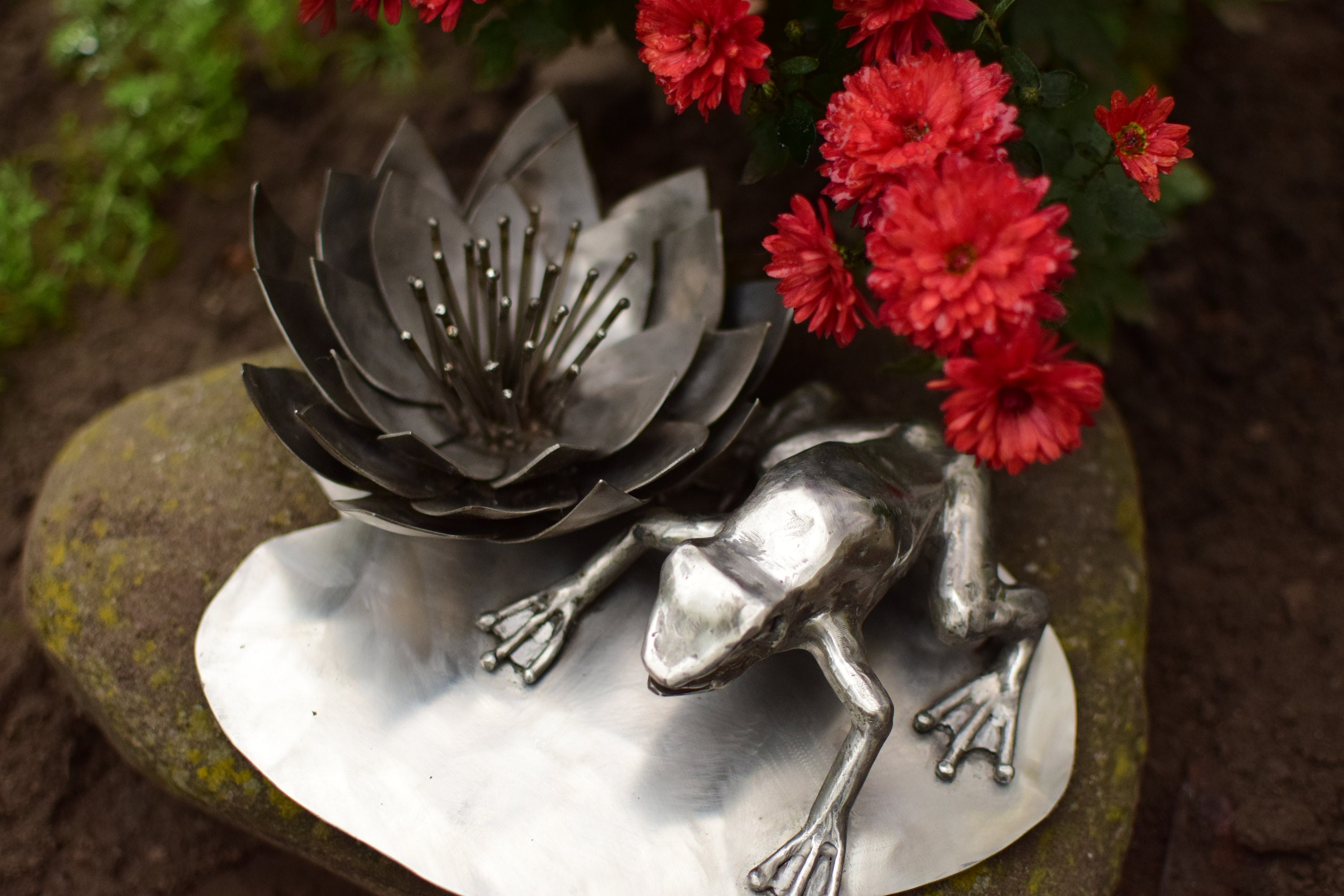 Frog Metal Sculpture With Lily Stainless Steel Model Crazy on - Etsy