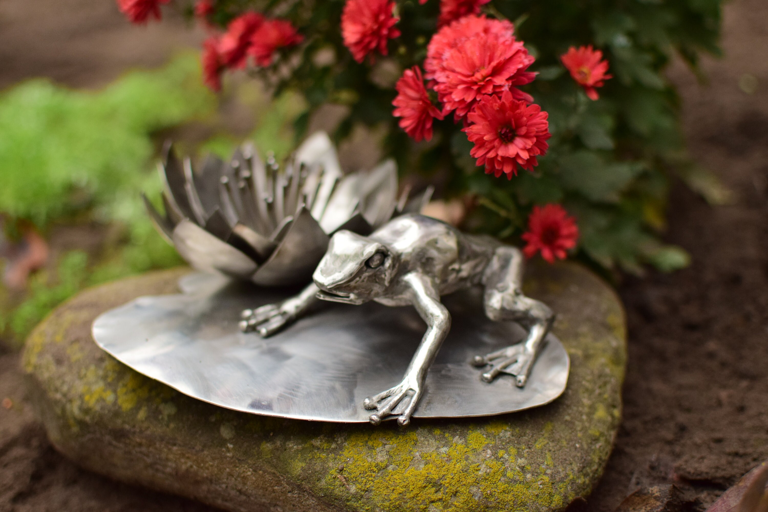 Frog Metal Sculpture With Lily Stainless Steel Model Crazy on - Etsy