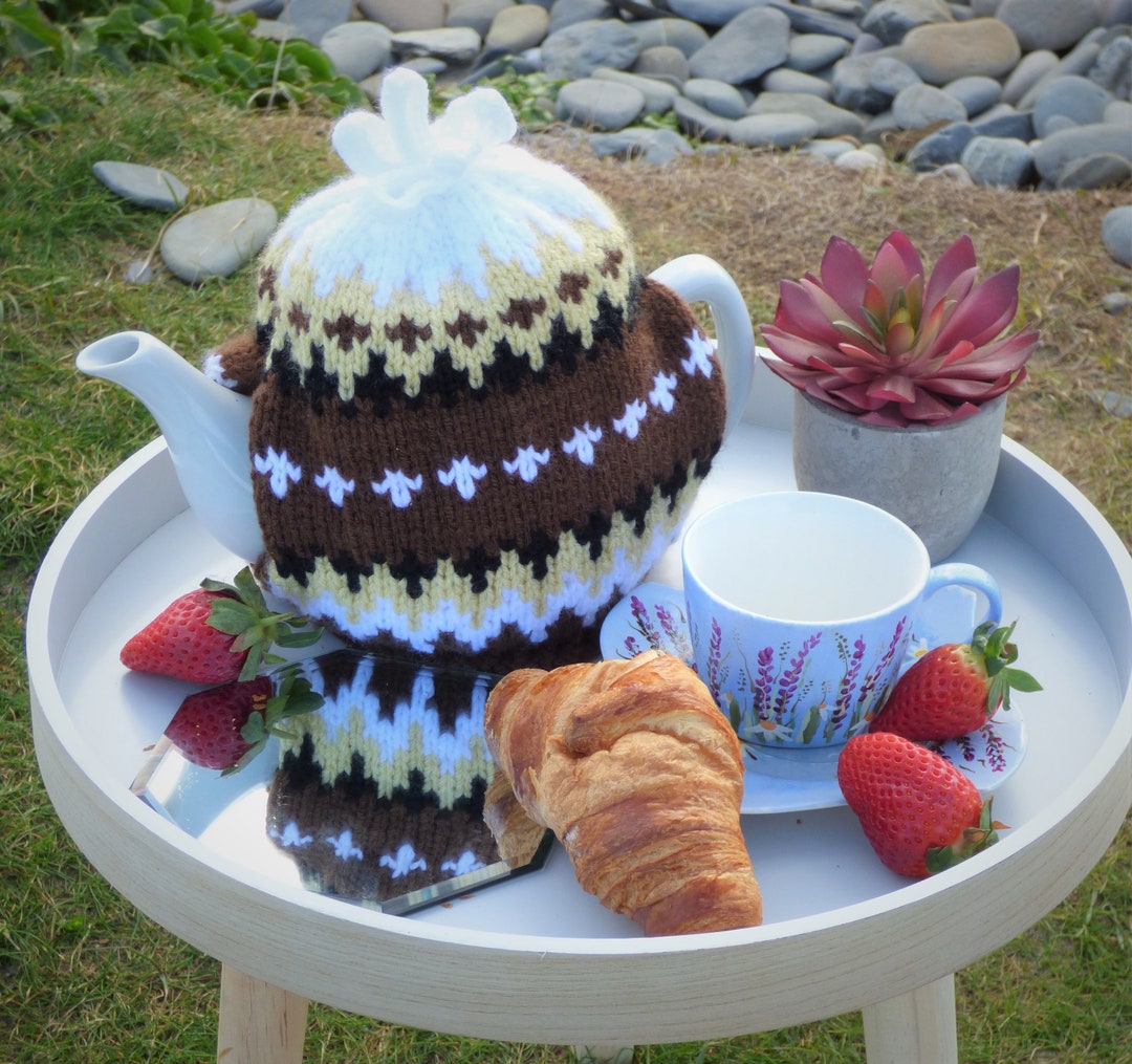 Vintage Style Teapot Cozy / Looks Like Bernie Sanders Mittens Teapot ...