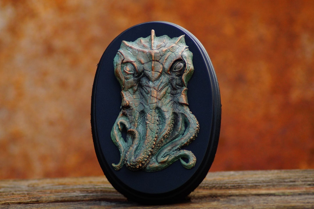 Cthulhu Oval Frame (18*12.5) - Etsy