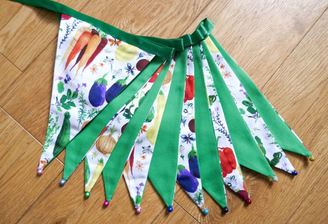 Painted Vegetable Kitchen Garden Fabric Bunting Double-sided 12 Flags ...