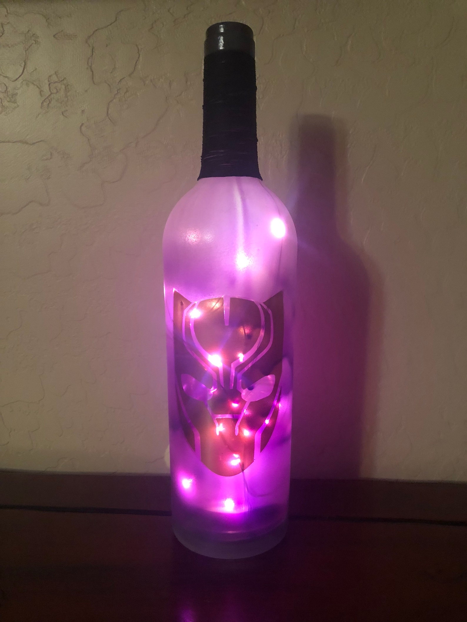 Botella de vino Pantera Negra Púrpura - Etsy España