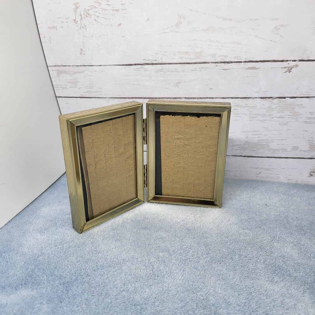Hinged Frames Gold Metal 2.5x3.5 for 2x3 Photo or 5cm X 7.6cm - See ...