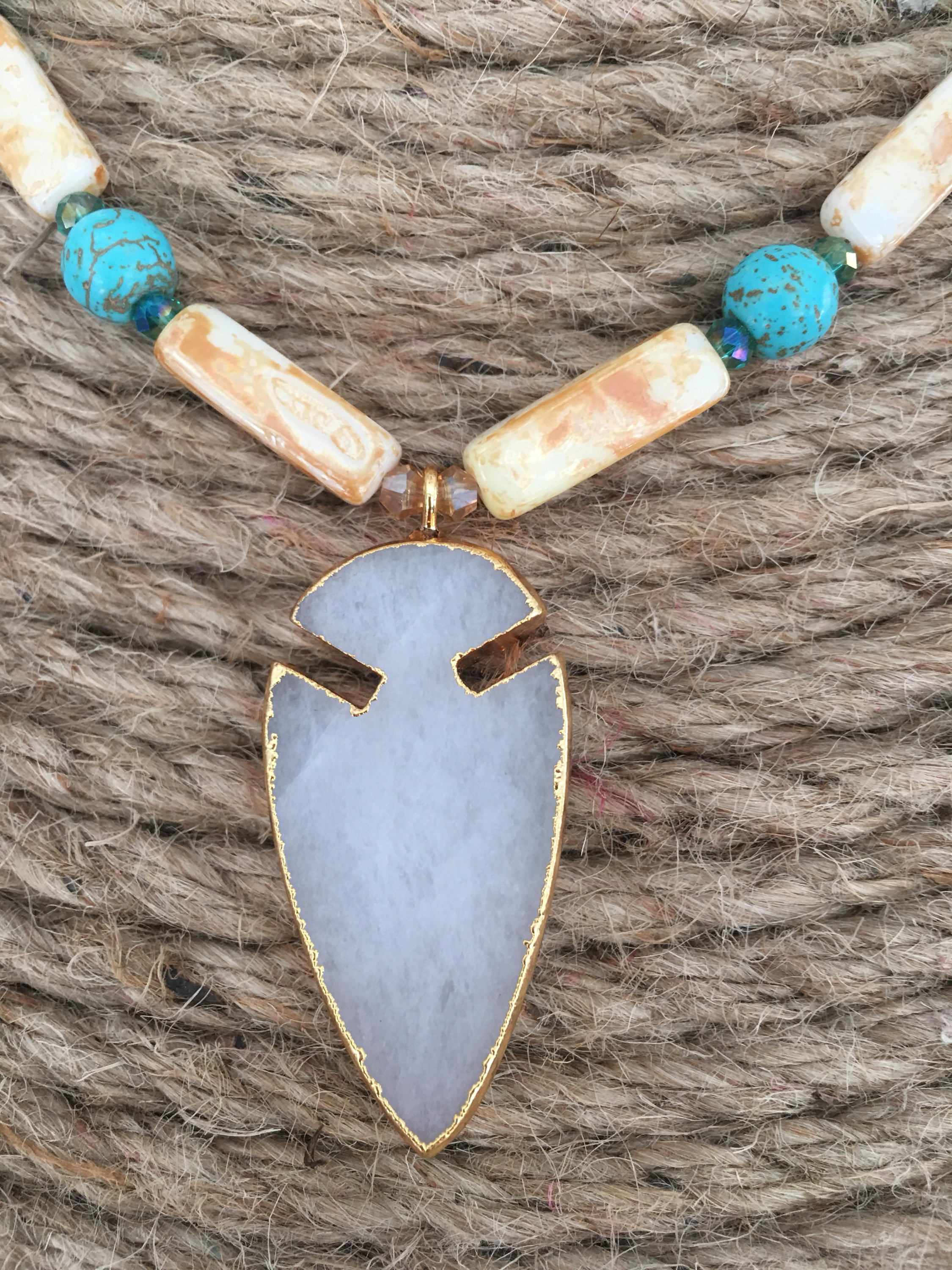 Little Luster. White Jade Arrowhead Pendant Swarovski Crystals - Etsy.de