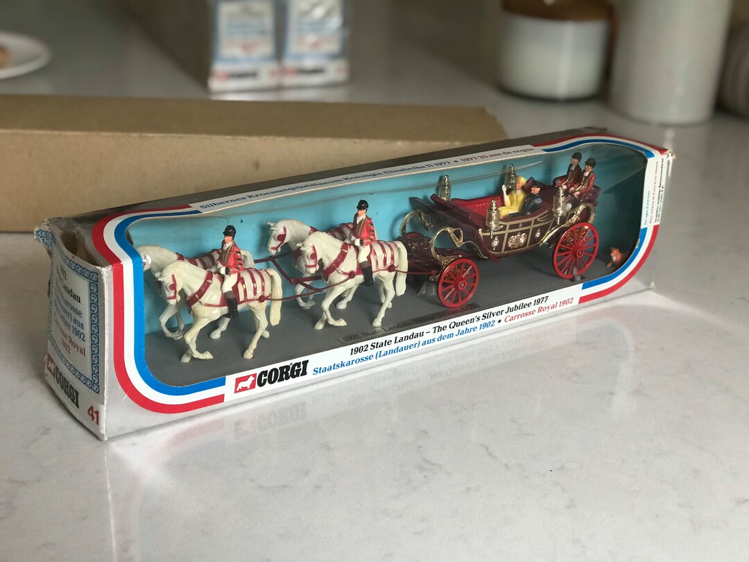 Queen Elizabeth II 1902 Corgi Metal Model (41) of State Landau Coach ...