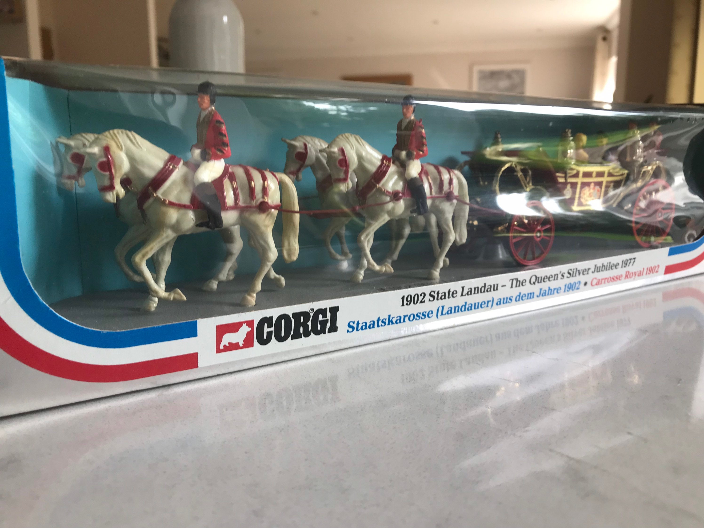 Queen Elizabeth II 1902 Corgi Metal Model (41) of State Landau Coach ...