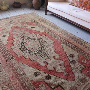 5'2x10'8 Distressed Beige Medallion Rug, Vintage Turkish Anatolian ...