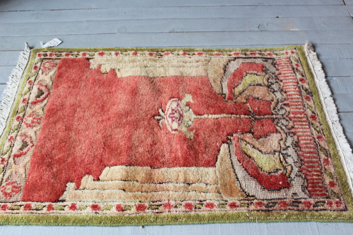 Vintage Red Rug With Chandelier, Turkish Handwoven Wool Small Red ...