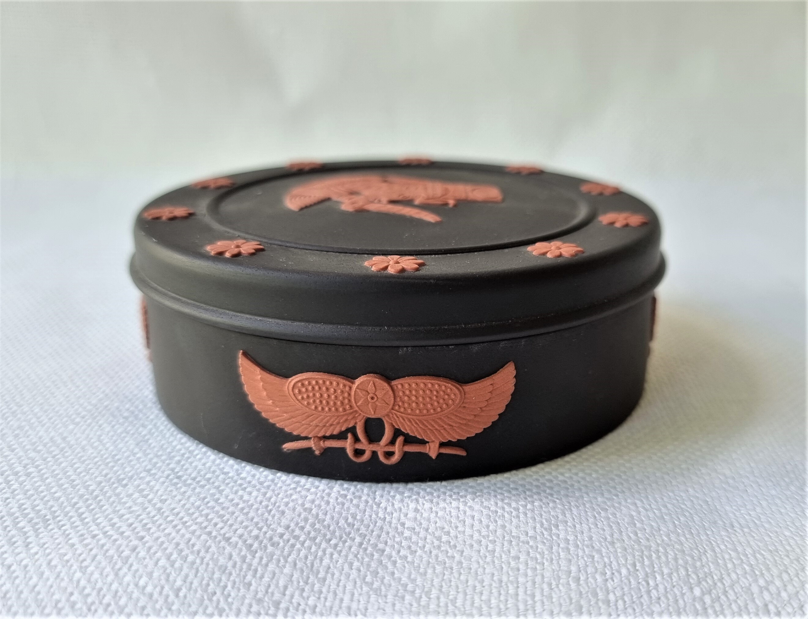 Rare Vintage Wedgwood Black Basalt and Terracotta Egyptian Theme Lidded ...